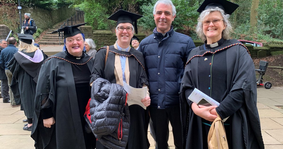 Lay and Ordained St Padarn's Graduates Celebrate at Cathedral ...